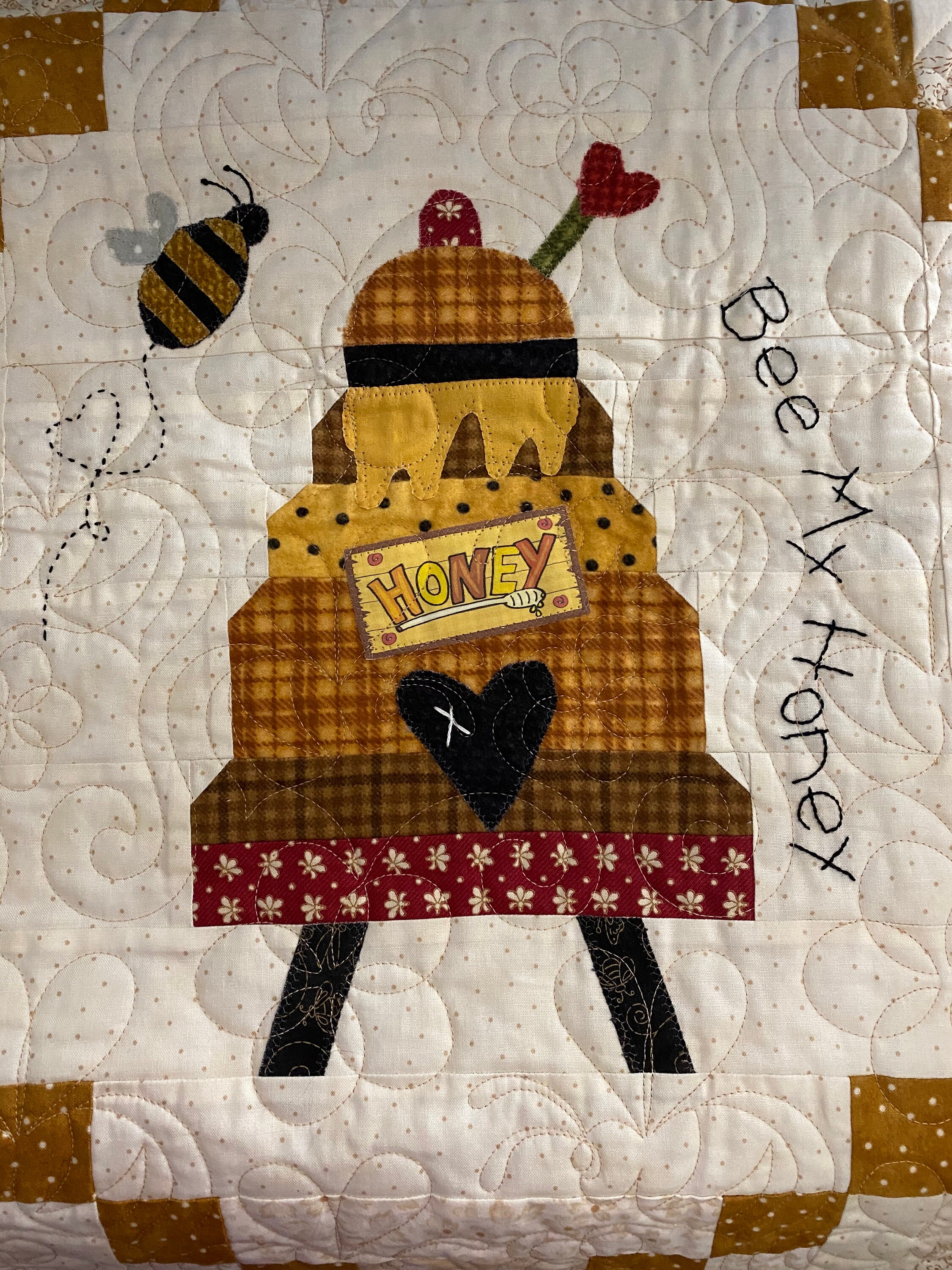 Beautiful Lap Quilt, With Bee Hives, Perfect Gift for Bee Keepers - Etsy