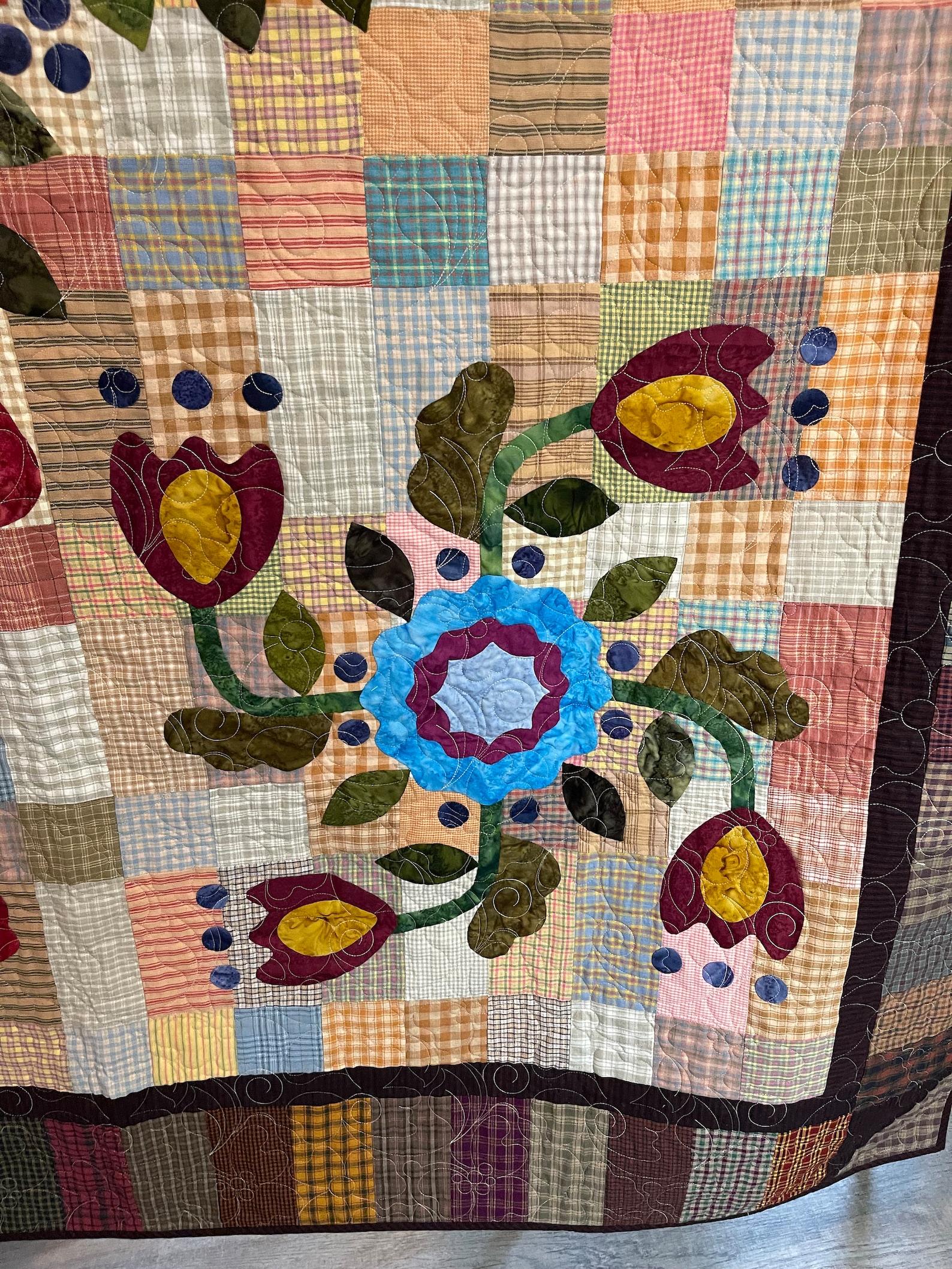 Quilt Made With Homespun Fabric and Appliquéd With Batik Fabric - Etsy