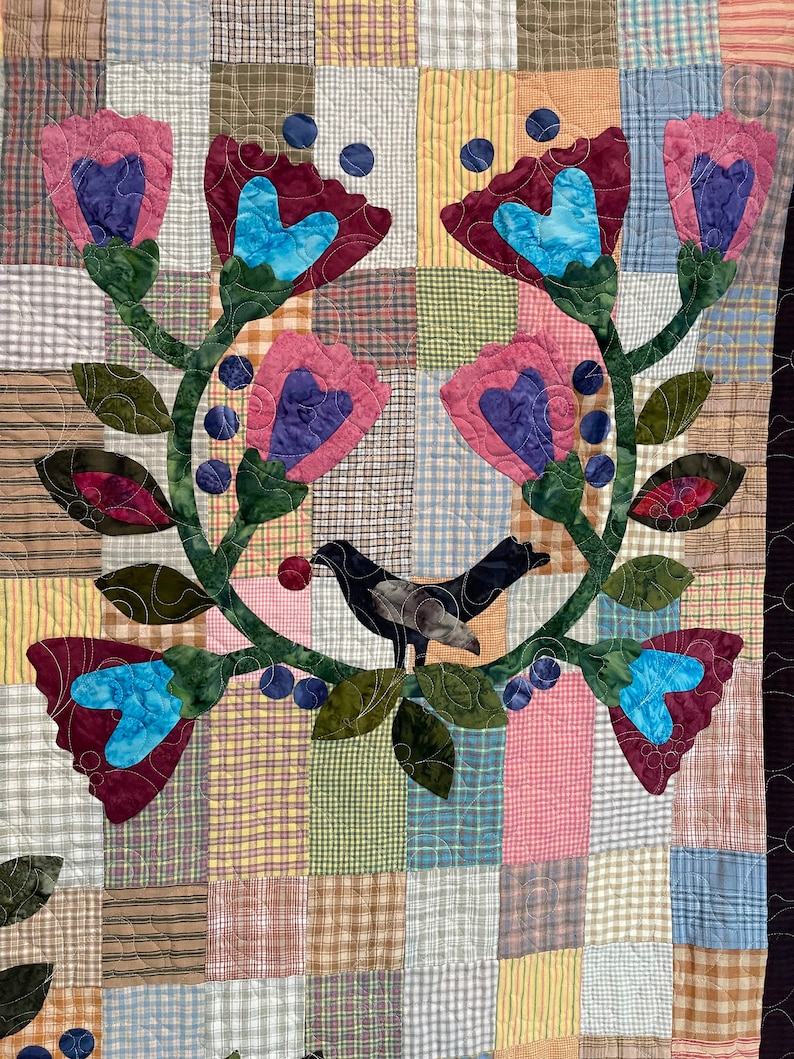 Quilt Made With Homespun Fabric and Appliquéd With Batik Fabric - Etsy