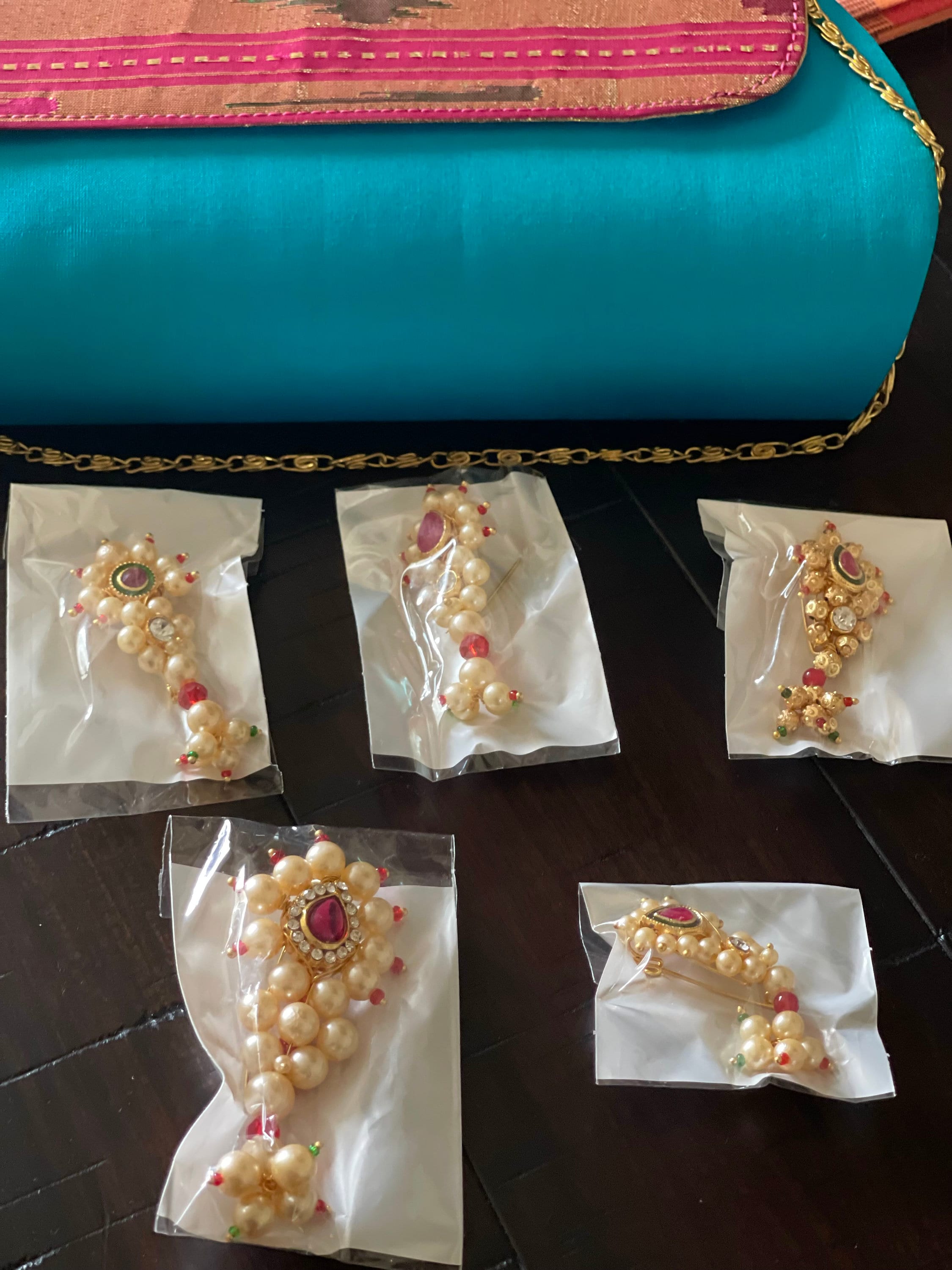 Traditional Maharashtrian Nath Saree Pin in Pearls and Gold Mani - Etsy