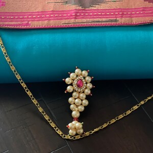 Traditional Maharashtrian Nath Saree Pin in Pearls and Gold Mani - Etsy