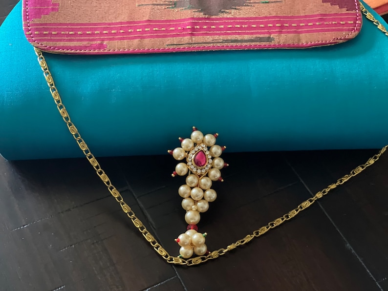 Traditional Maharashtrian Nath Saree Pin in Pearls and Gold Mani - Etsy