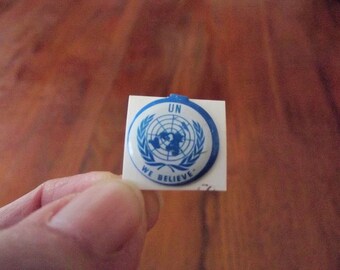 United Nations UN Flag Emblem Pin Badge - Etsy