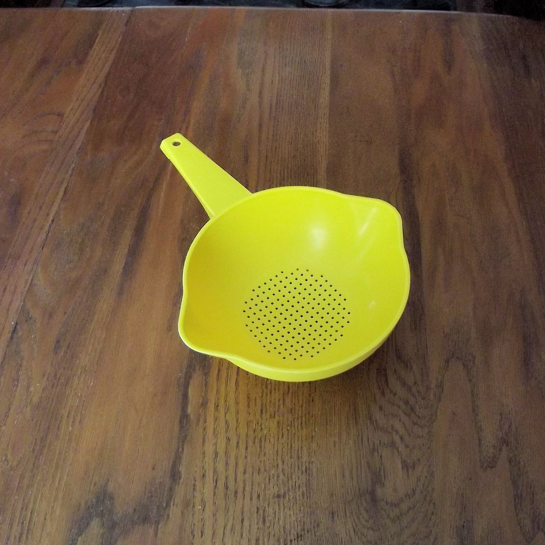 Tupperware 1200 Strainer, 1 Qt, Yellow, Vintage Retro - Etsy