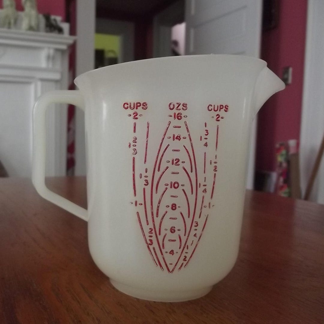 Tupperware Slim Line Measuring Cup in Cups and Ounces, Vintage Mid ...