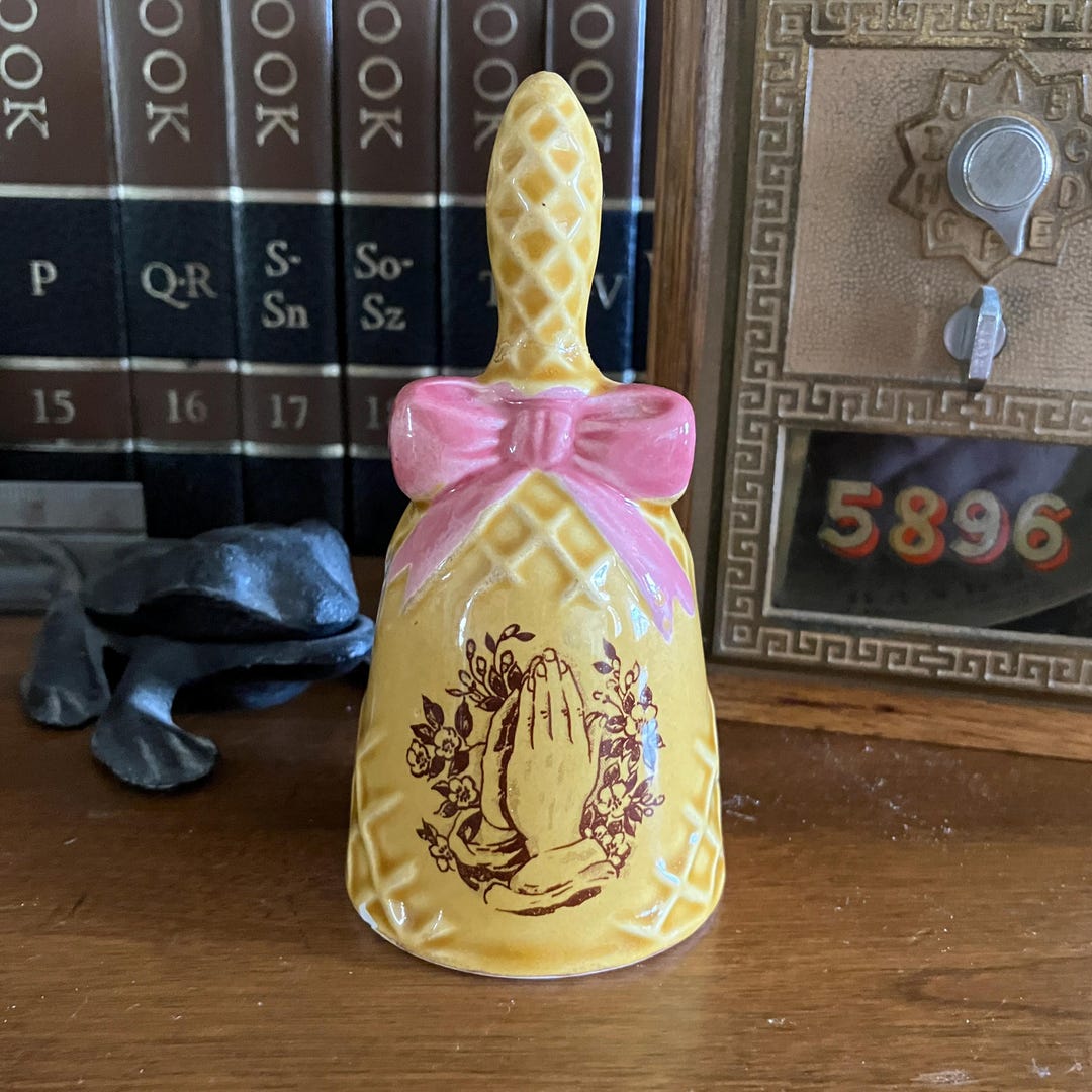 VTG Ceramic Bell Praying Hands Pink Bow Mustard Basket Weave 4” Japan ...