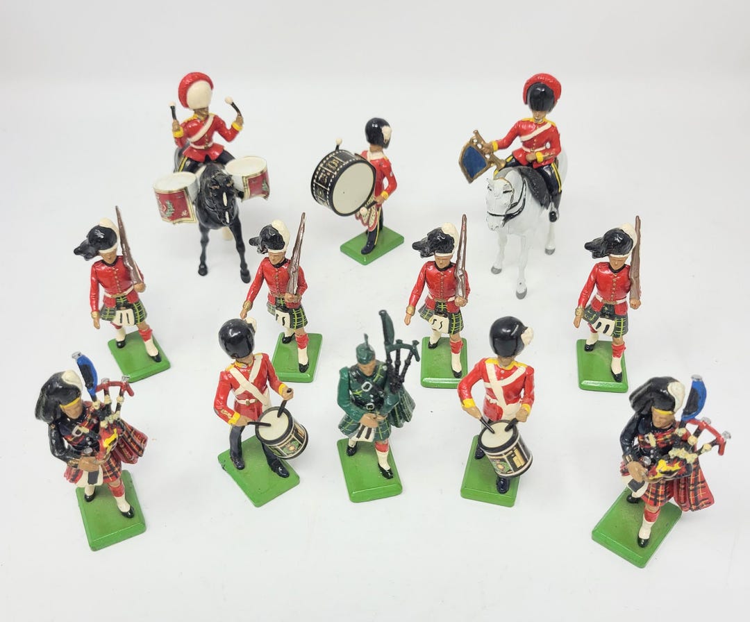 Toys, Soldiers, Metal Soldiers, Twelve Assorted Metal Soldiers, W ...