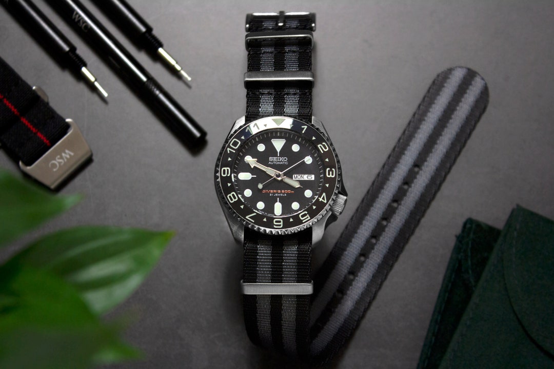 Premium Bond Spectre Dark Seatbelt One-piece Watch Strap, Black Grey ...