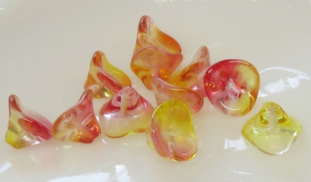 Sunny Lemon and Fuchsia Pink Glass, Czech 3 Petal Bell Flower, 12 by 10 ...