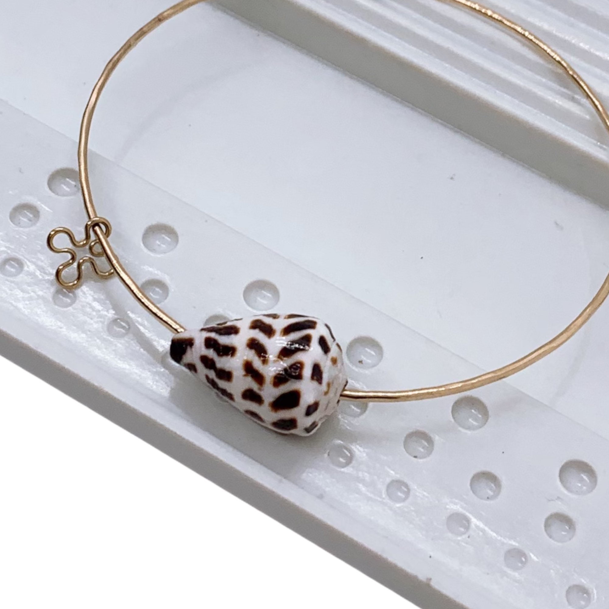 14kt Gold Fill Hawaiian Cone Shell Bangle 16 Gauge With Heart | Etsy