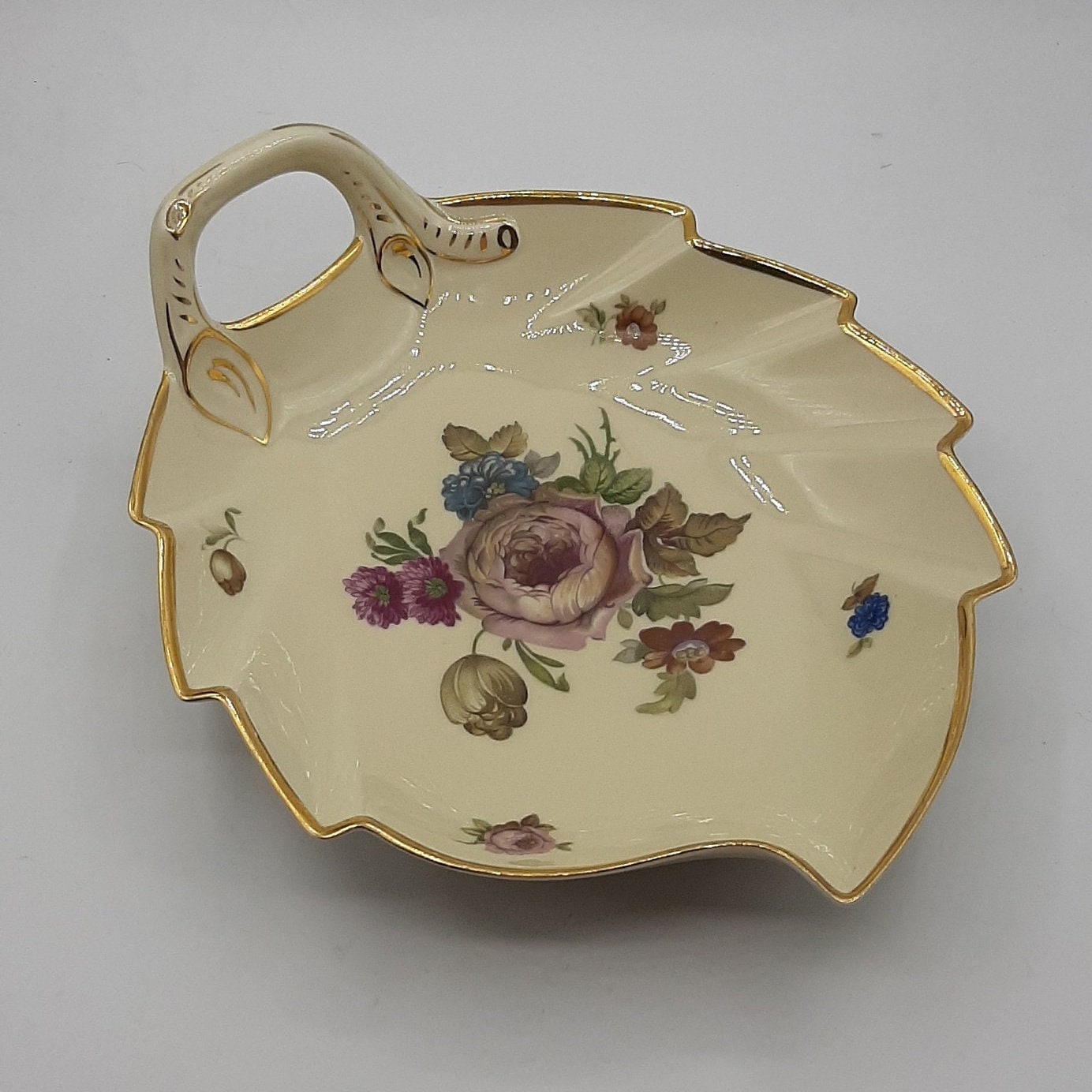 KPM Vintage Leaf Serving Dish Kjobenhavns Porcellains Maleri KPM Vintage Leaf Serving Dish Kjobenhavns Porcellains Maleri