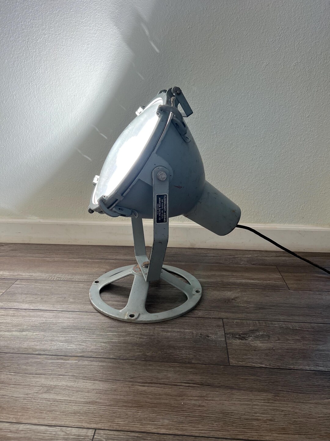 Vintage Appleton Electric Floodlight 620140 Industrial Spotlight Pyrex ...