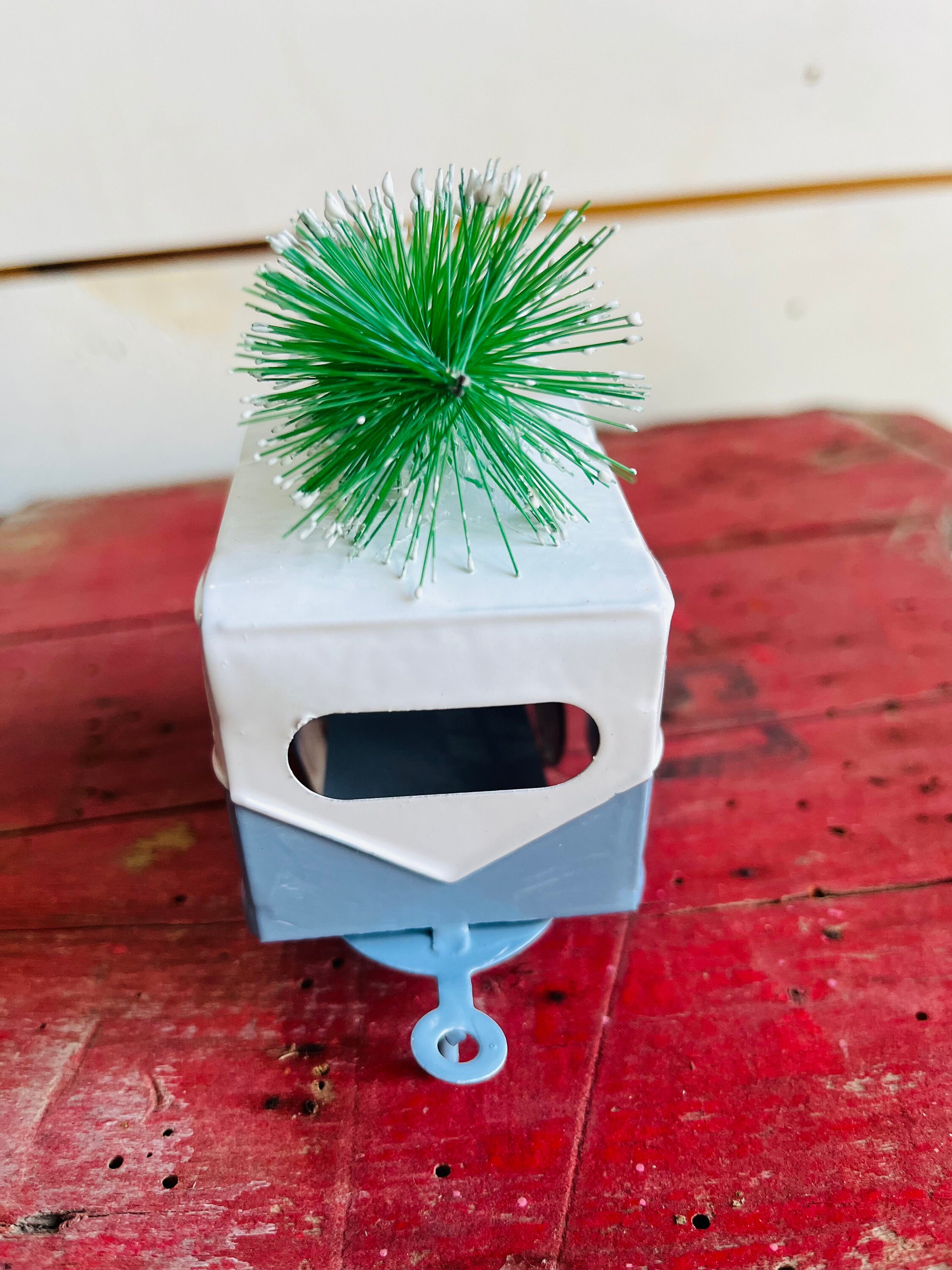 Mini Red Metal Camper Fairy Garden RV Winter Outdoor Cake Topper Camper ...