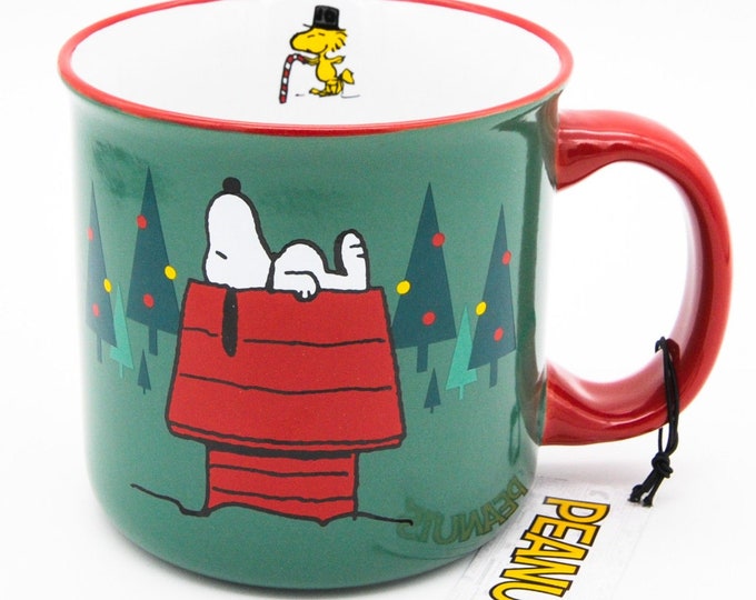 Peanuts Christmas Mug, Snoopy on Doghouse 23oz Green Ceramic Cup W/ Red ...