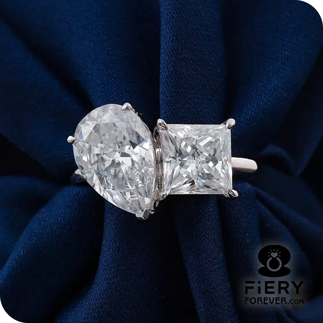 Two Tone Emily Ratajkowski Ring, Stunning 4.60 TCW Pear With Princess ...