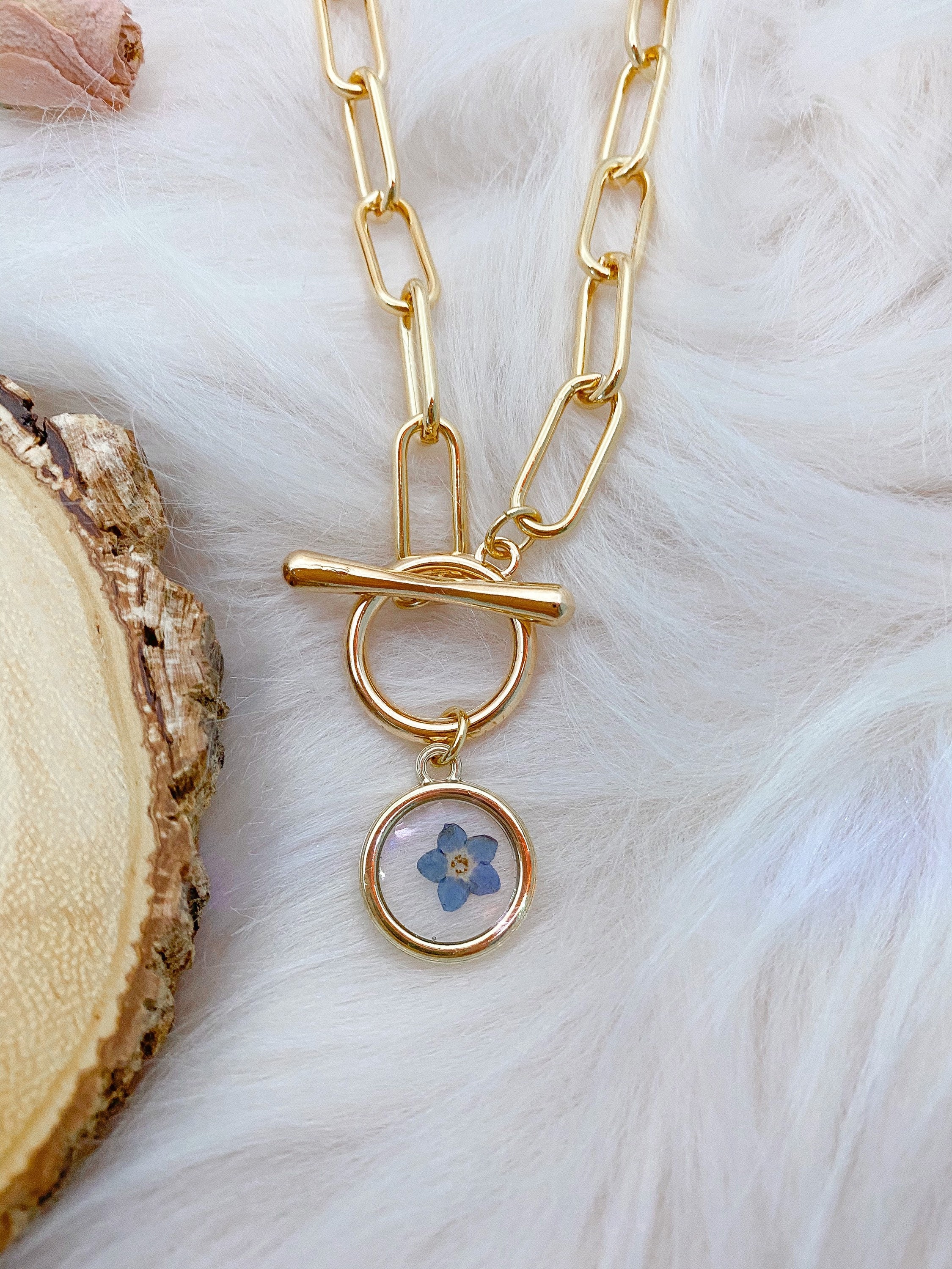 Gold Plated Chunky Chain Necklace | Epoxy Resin Pendant With Forget-me ...