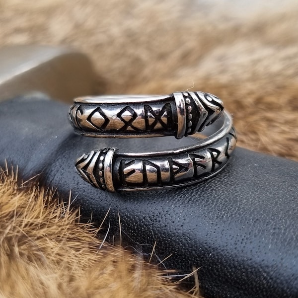 Viking Ring - Etsy
