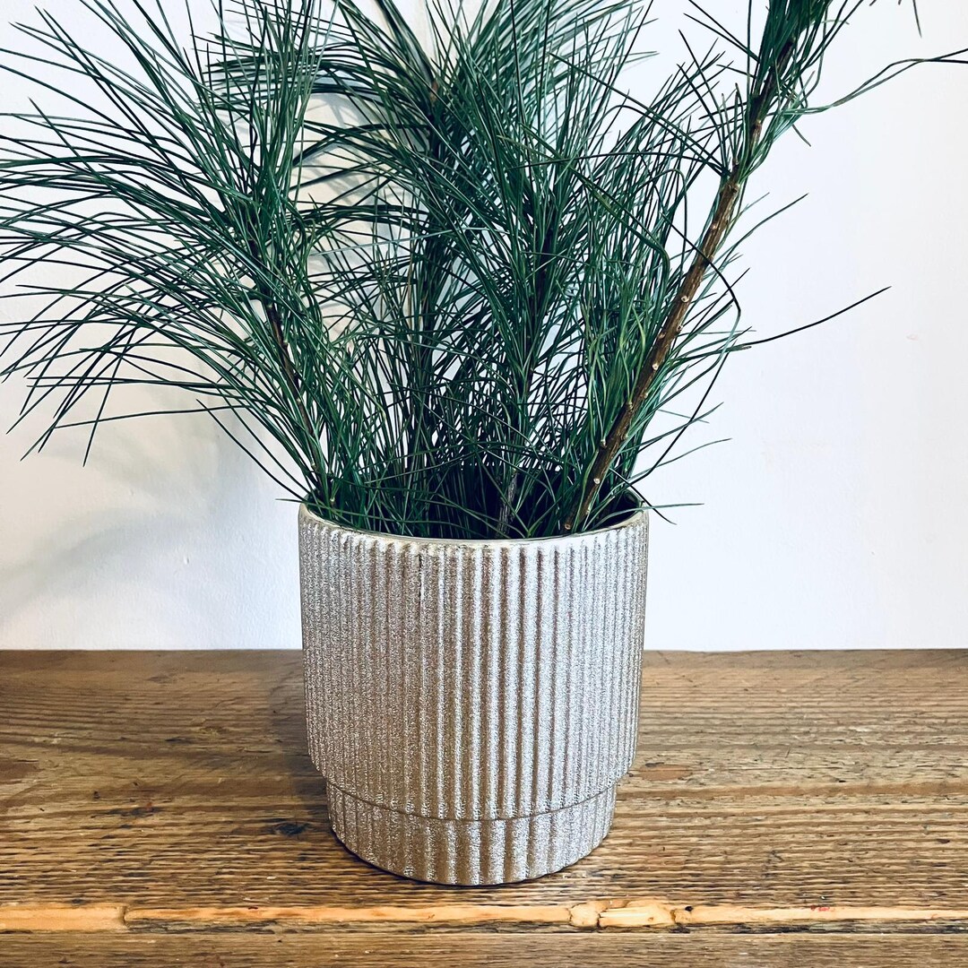 Metallic Gold Retro Planter Ribbed Plant Pot Unique Homeware Gift 11cm ...