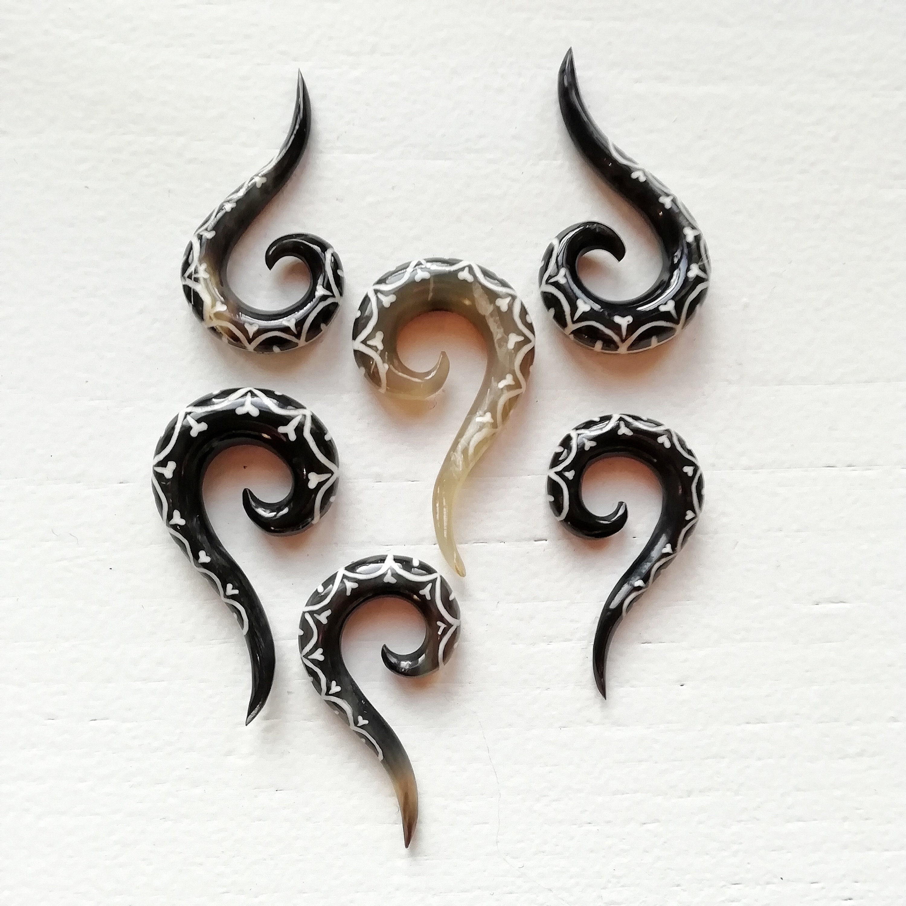 Natural Wood, Horn, Bone Piercings Hand Carved 7,8mm Diameter Mixed ...