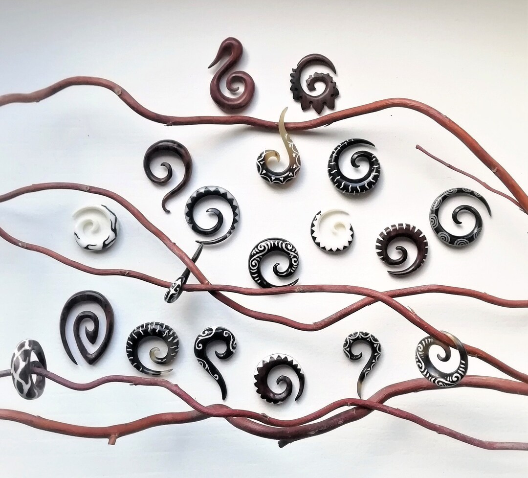 Natural Wood, Horn, Bone Piercings Hand Carved 7,8mm Diameter Mixed ...