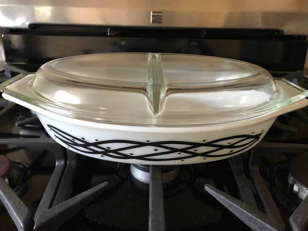 Pyrex 1-1/2 Quart Barbed Wire Divided Dish With Lid Vintage Serving ...
