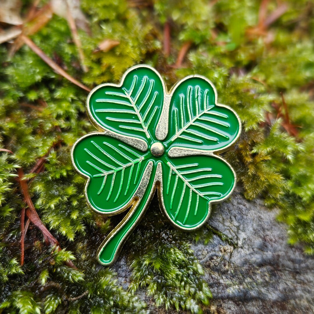 Lucky Four Leaf Clover Irish Shamrock Badge Pin - Etsy