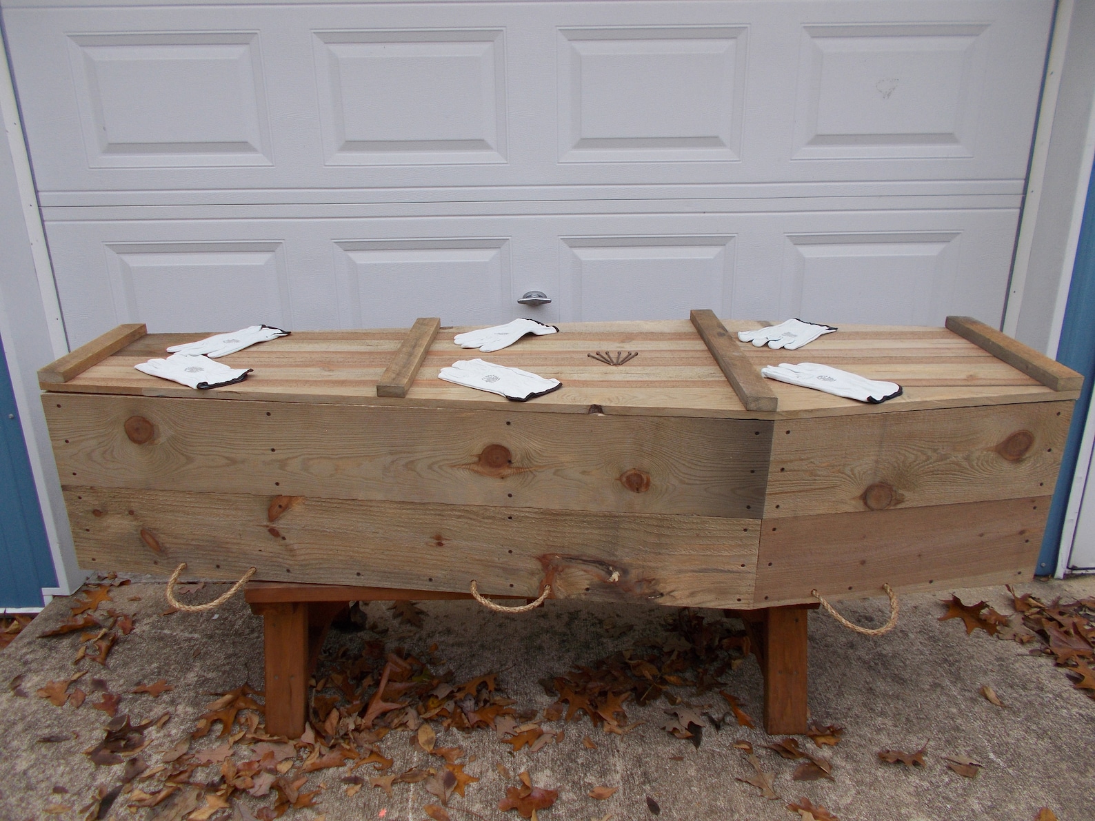 GENUINE Toe-pincher Wood Coffin Box/casket/for Cowboy Funerals ...