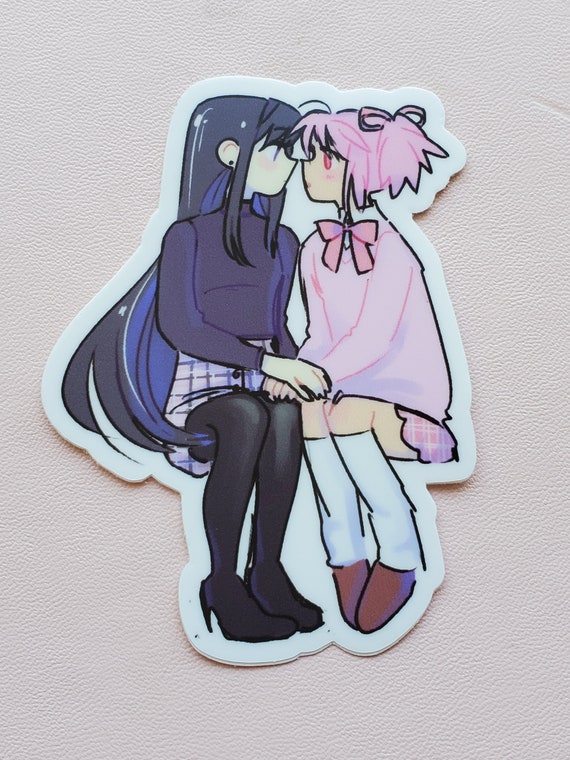 Madoka Magica Homura And Madoka Hug