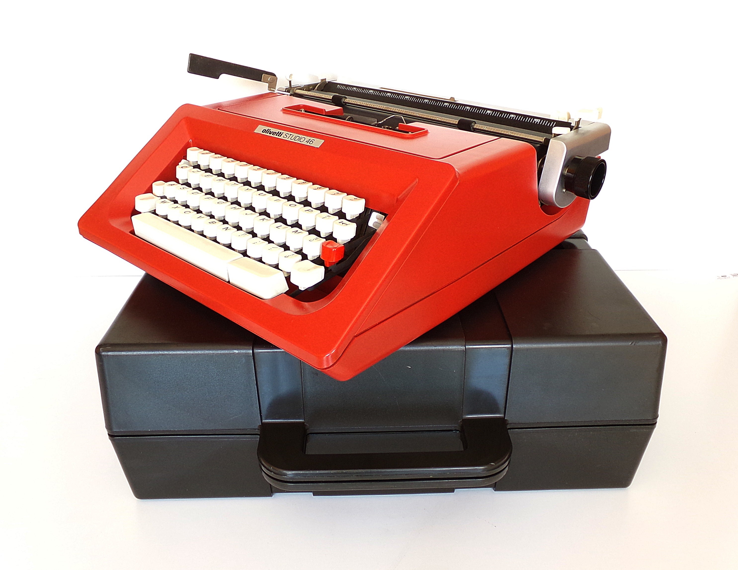 Amazing Olivetti STUDIO 46. Typewriter Made in Spain. Designed | Etsy