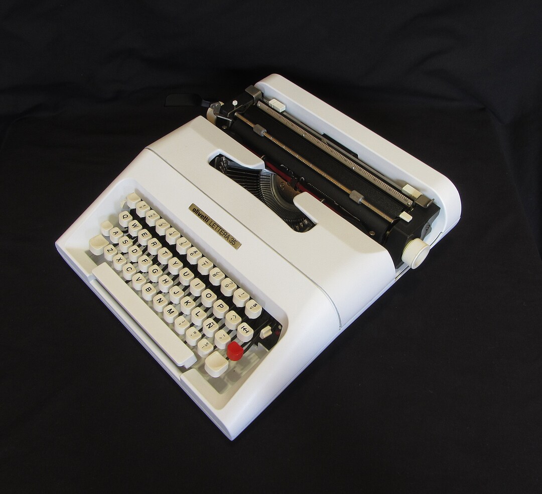 EXCLUSIVE SALE Olivetti LETTERA 35. White Typewriter. Jewel Designed by ...