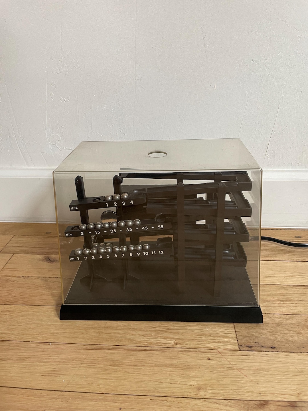 Mid Century Vintage 1970s Arrow Kinetic Ball Clock. Made in the USA ...