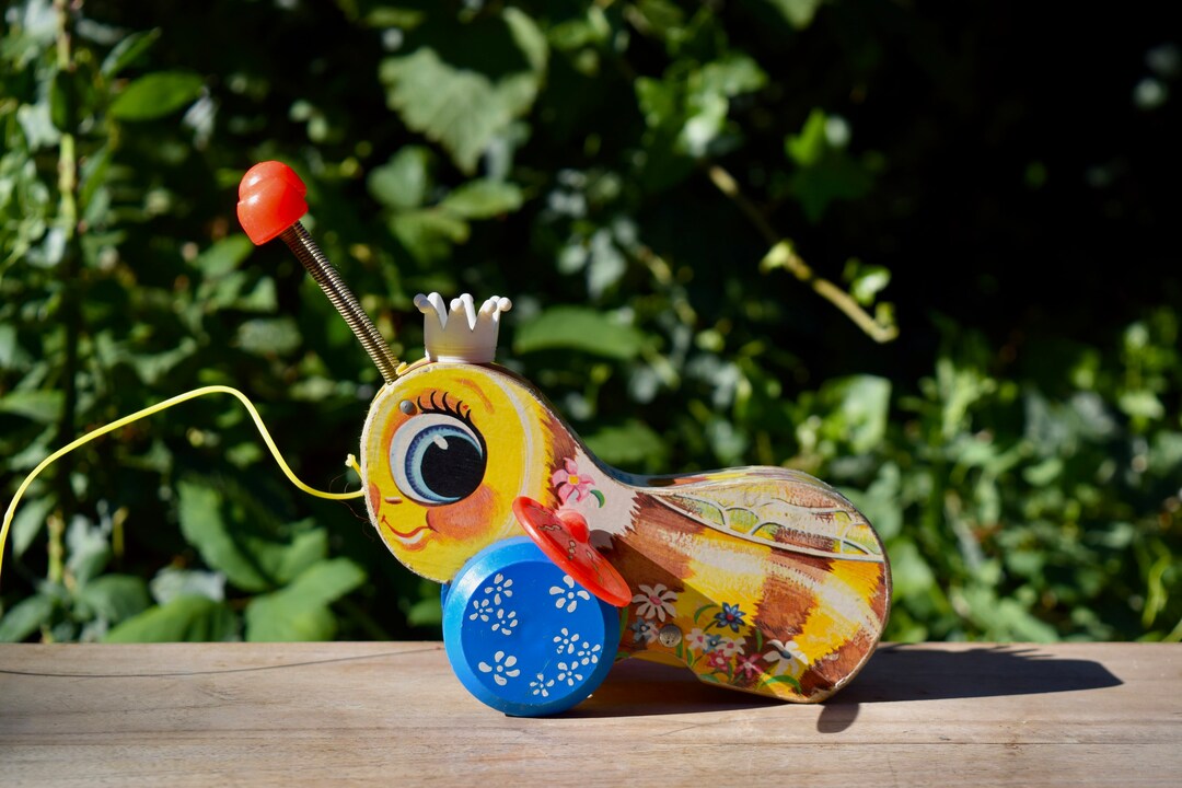 Fisher-price Queen Buzzy Bee Queen Bee Vintage Pull - Etsy