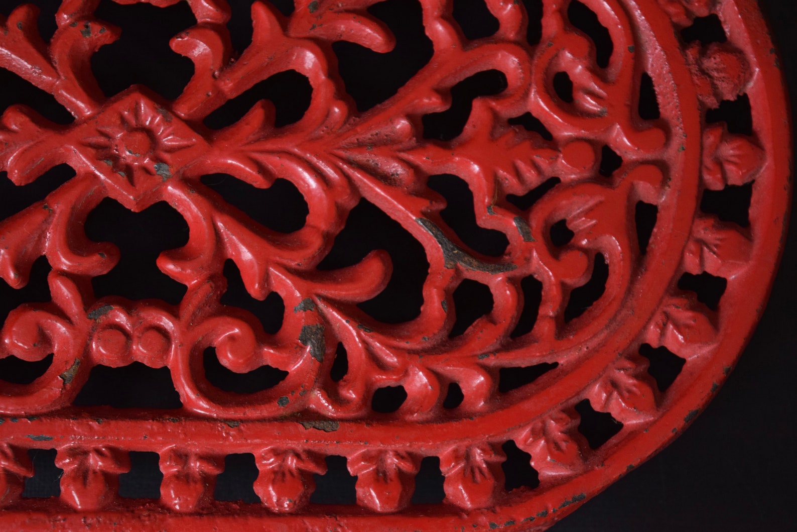 Ancien Sous-Plat en Fonte Rouge Vif Bel État 1960. - Etsy France