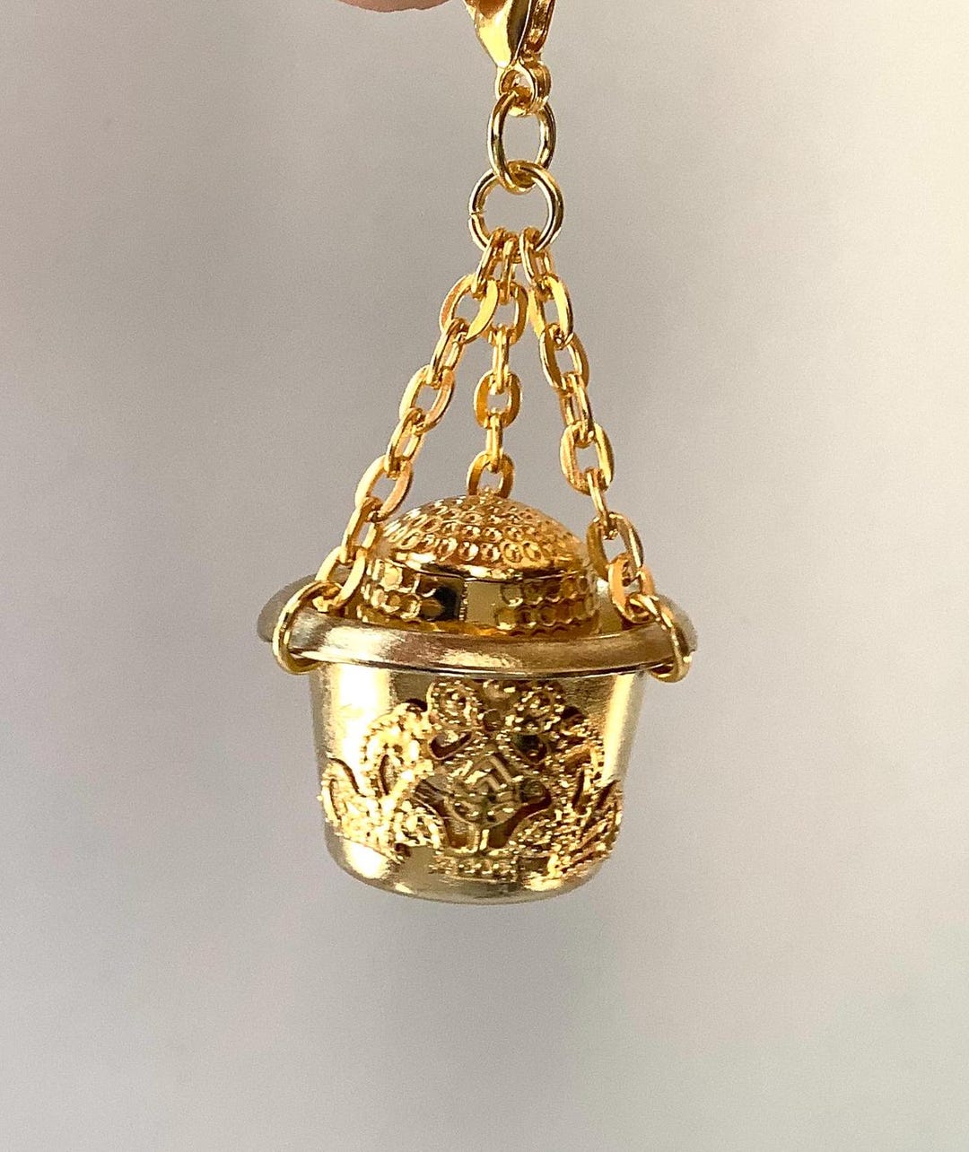 Vintage Style Thimble Bucket & Thimble, Hanging Gold Thimble Holder ...