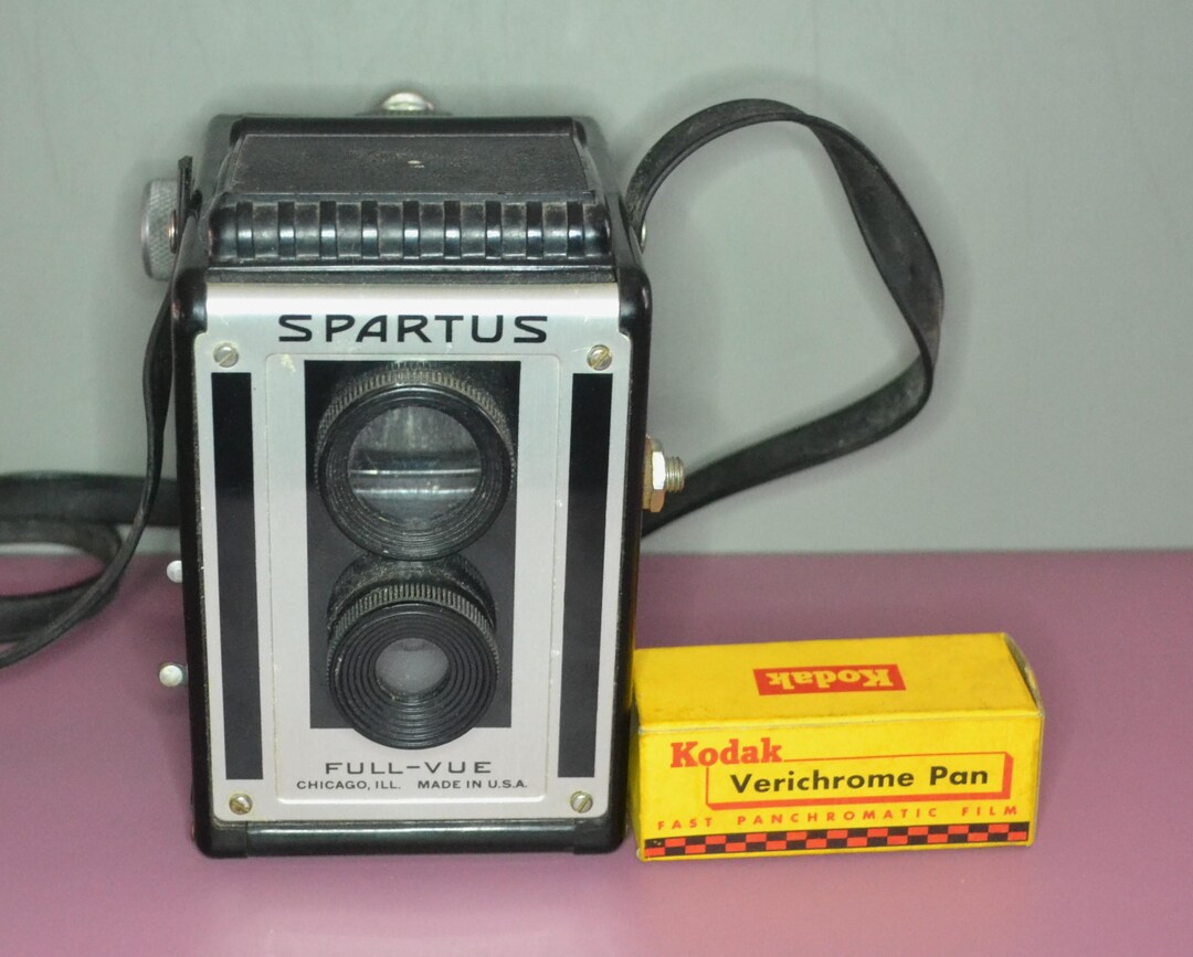 Vintage Spartus Full Vue 120 Roll Film Camera Camera Collectors ...