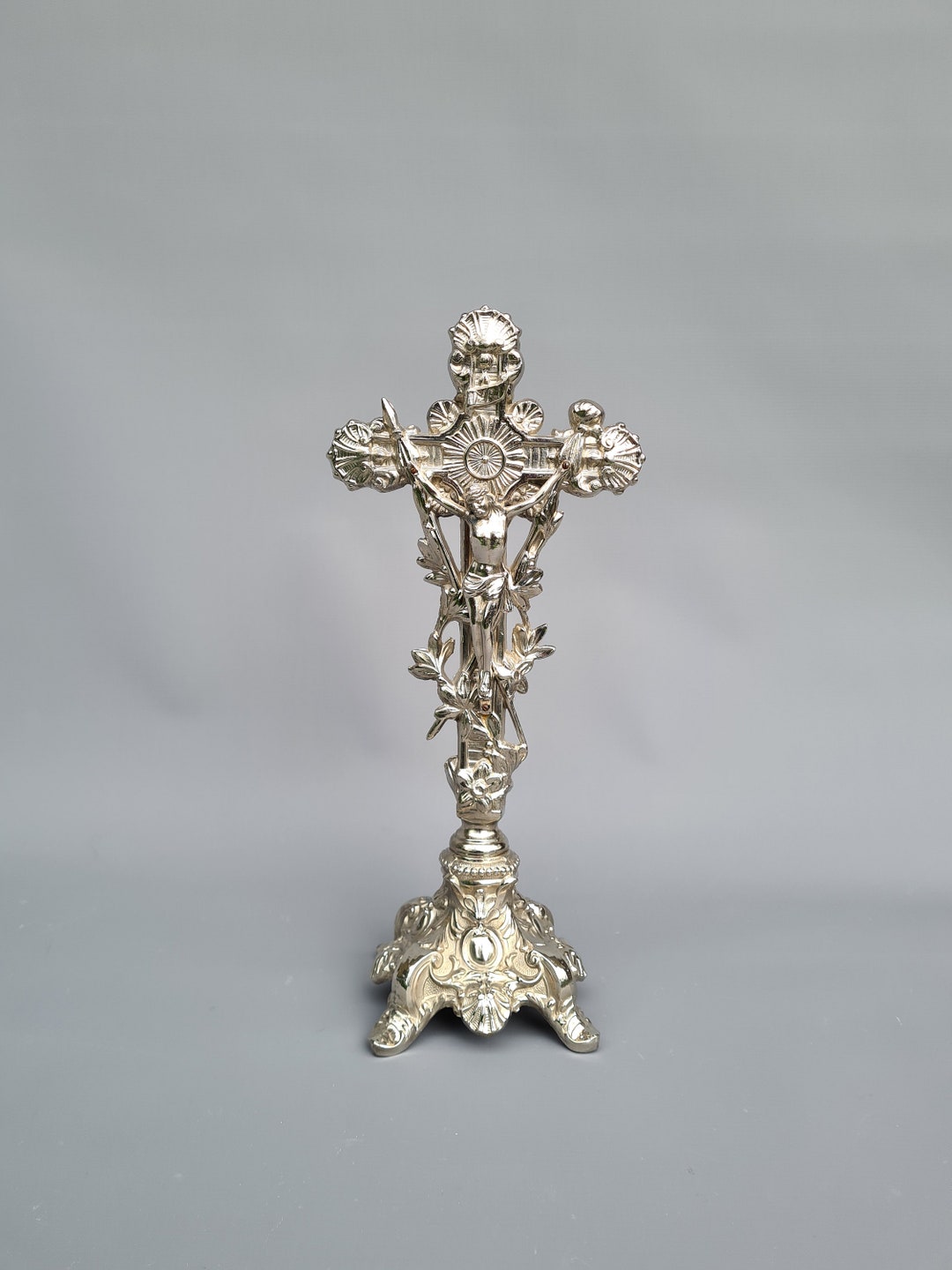 Standing Antique Religious Jesus Christ Cross Altar / Table Altar ...
