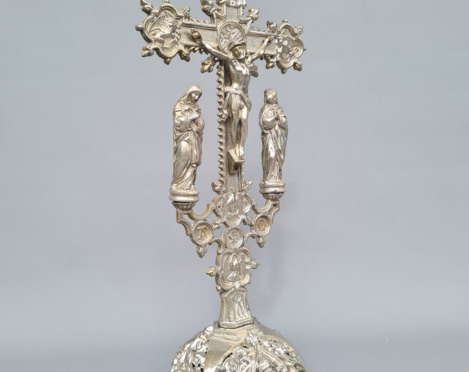 Standing Antique Religious Jesus Christ Cross Altar / Table Altar ...