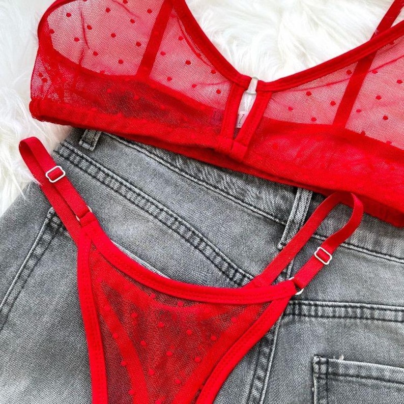 Completo intimo rosso trasparente - Top corto trasparente e perizoma ...