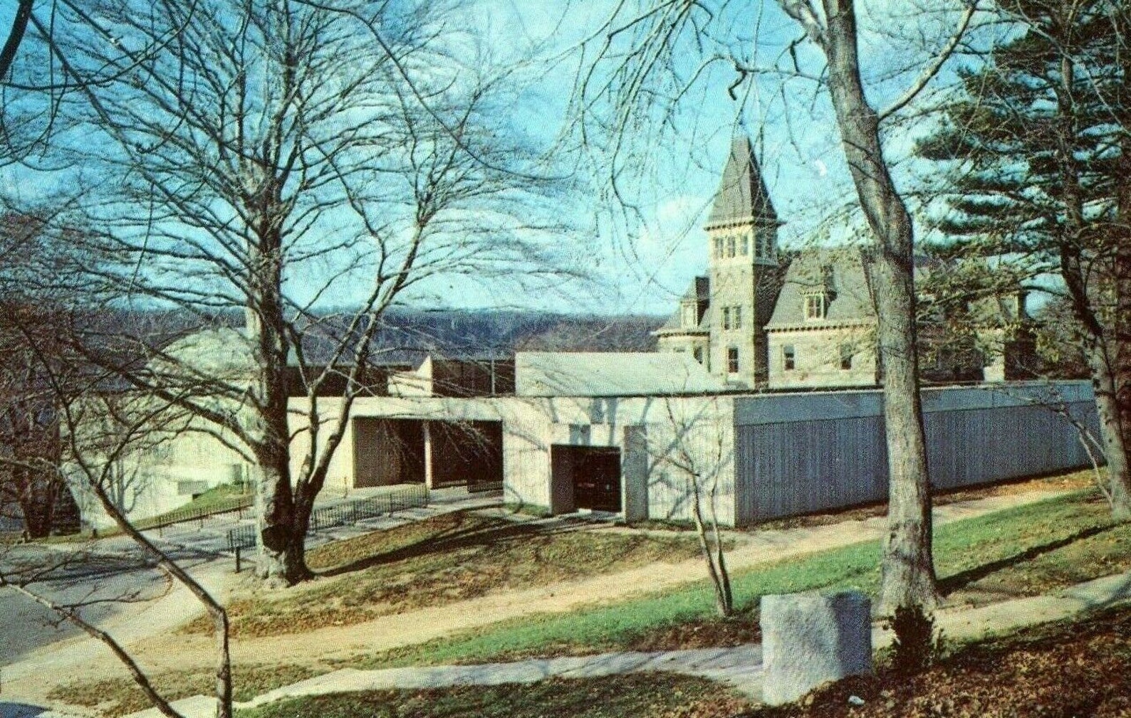 Postcard View of the Hudson River Museum in Yonkers, NY. N2 - Etsy