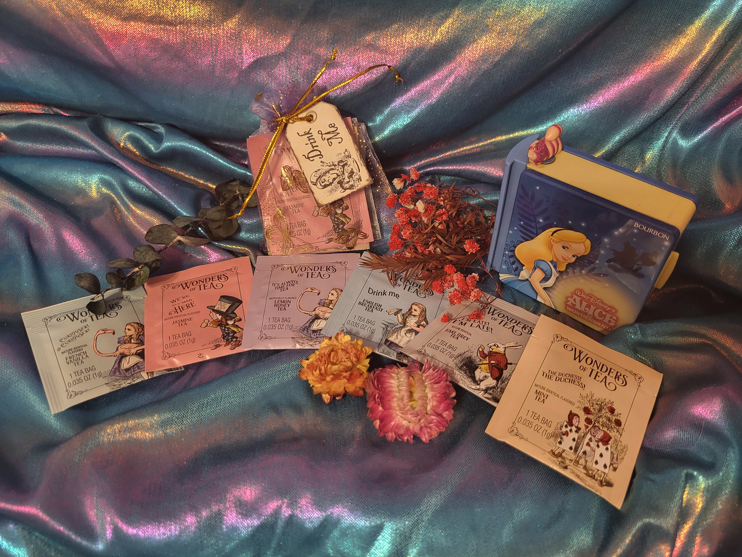 Alice in Wonderland Tea Set Gift. 6 Different Tea per Bag Beautifully ...
