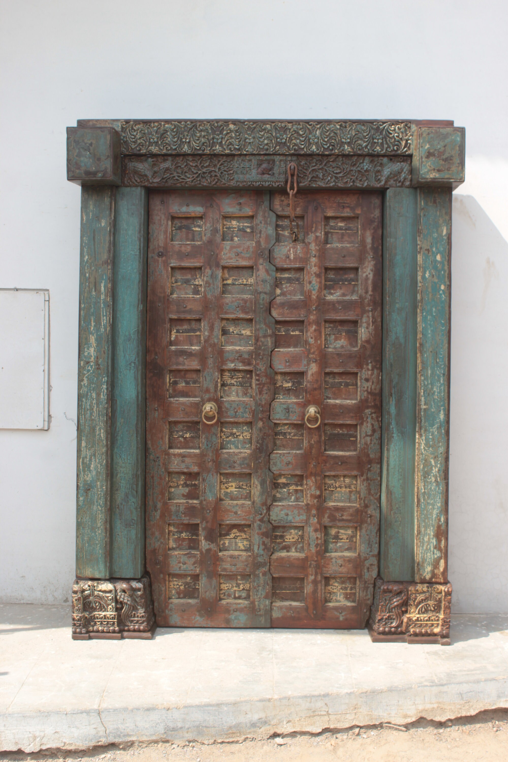 Distressed Wooden Antique Indian Door, Carved Antique Wall Decor Old ...