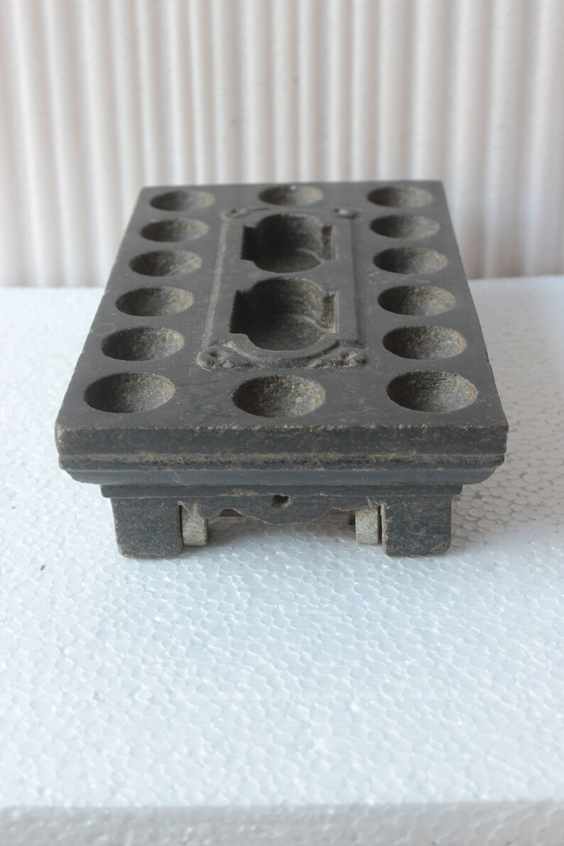 Vintage Black Granite Pallanguzhi, Alagulimanae, Mancala, Sungka Game ...