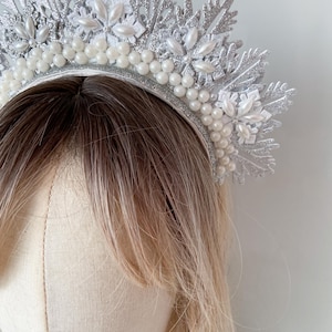 Silver White Snowflake Crown, Winter Queen Hair Accessory - Etsy