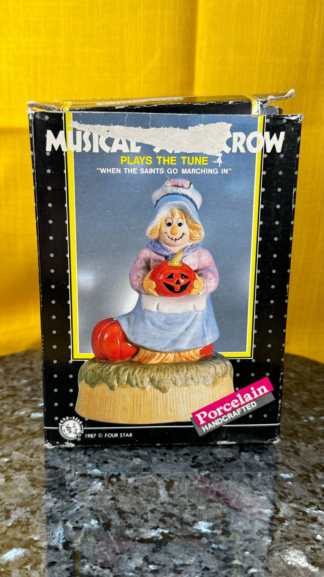 Musical Scarecrow Lady Scarecrow Plays When the Saints Go Marching in ...