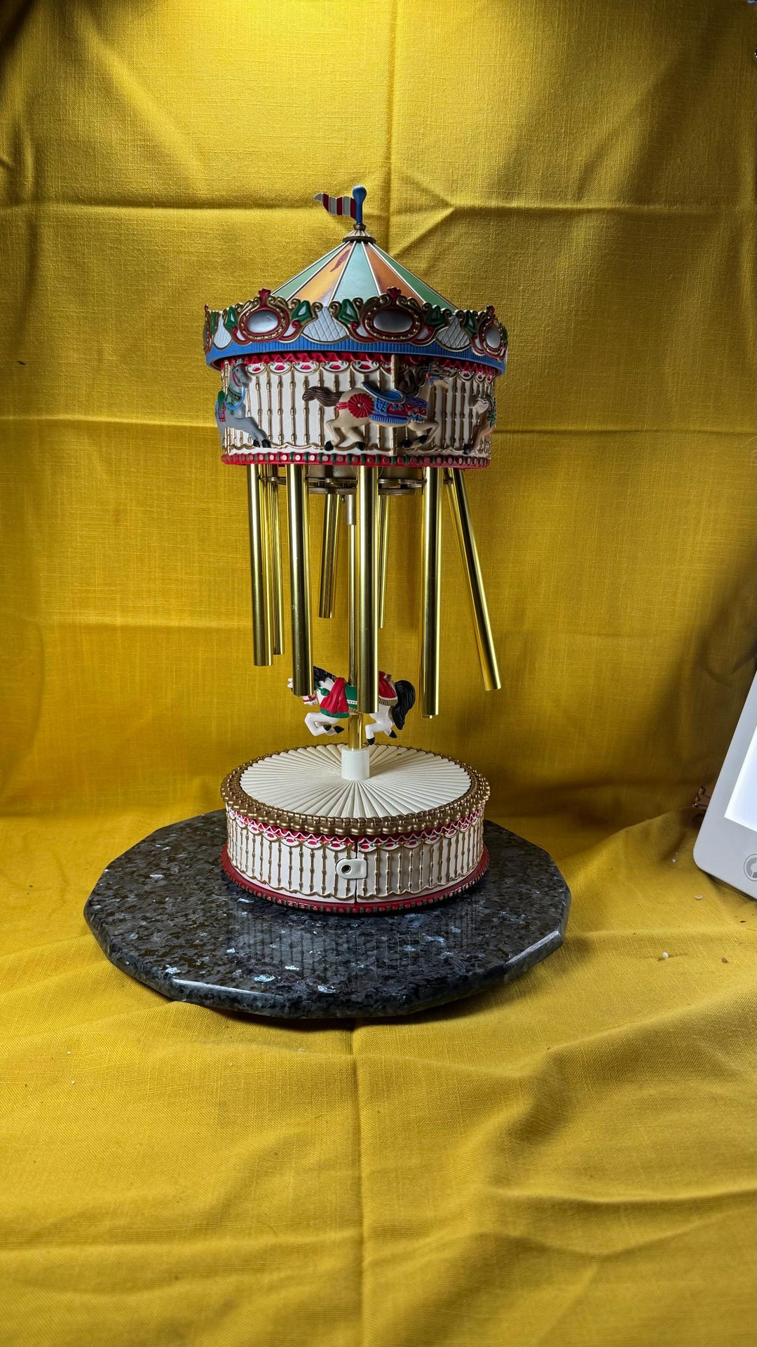 Avon Chimes Carousel, Wind Chime Christmas Song Automatic Battery ...