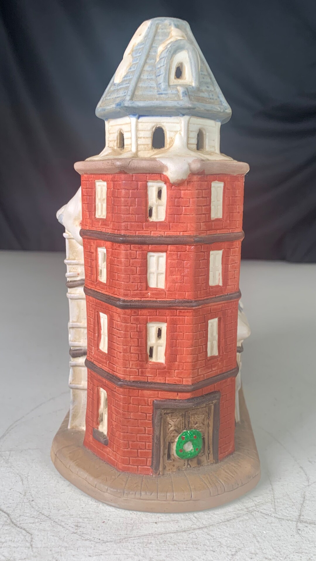 Light up Christmas Silo or Christmas Barn !!NO CORD!! - Etsy