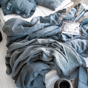 DUSTY BLUE COVERLET in Waffle Pattern. Stonewashed Linen Dusty Blue Bed ...