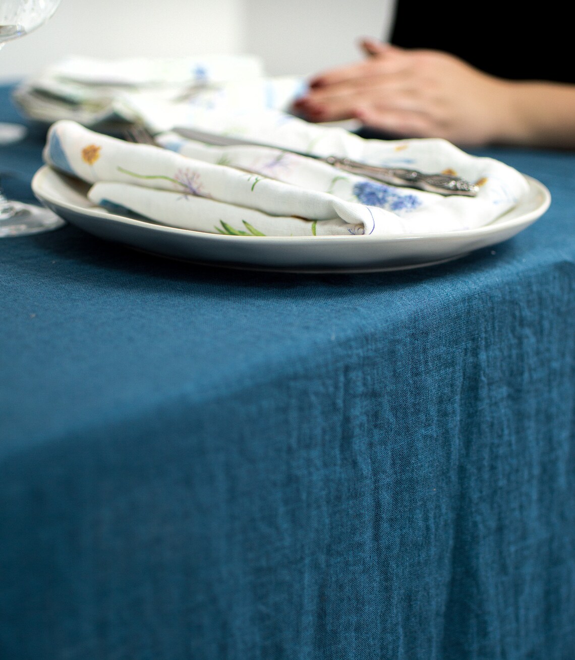 FLORAL LINEN NAPKIN Set. Unique Wild Flower Print Linen Napkin Set: 4 ...