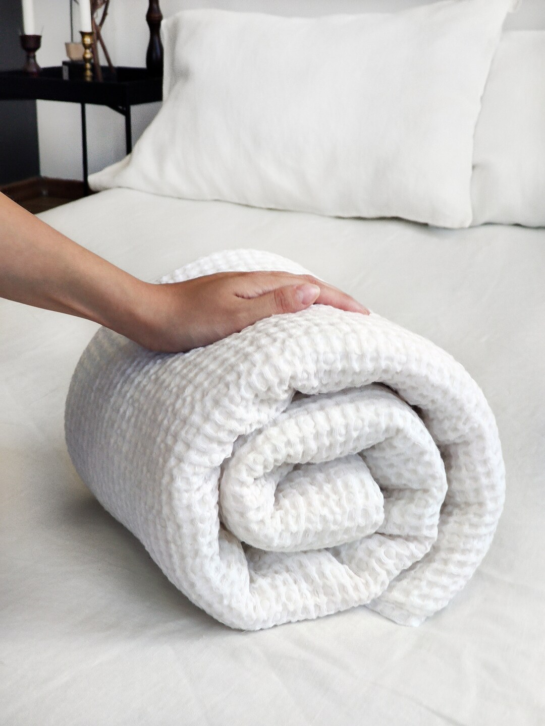 LUXURY WHITE WAFFLE Towel. Soft and Puffy Bath Linen Towel in Trendy ...