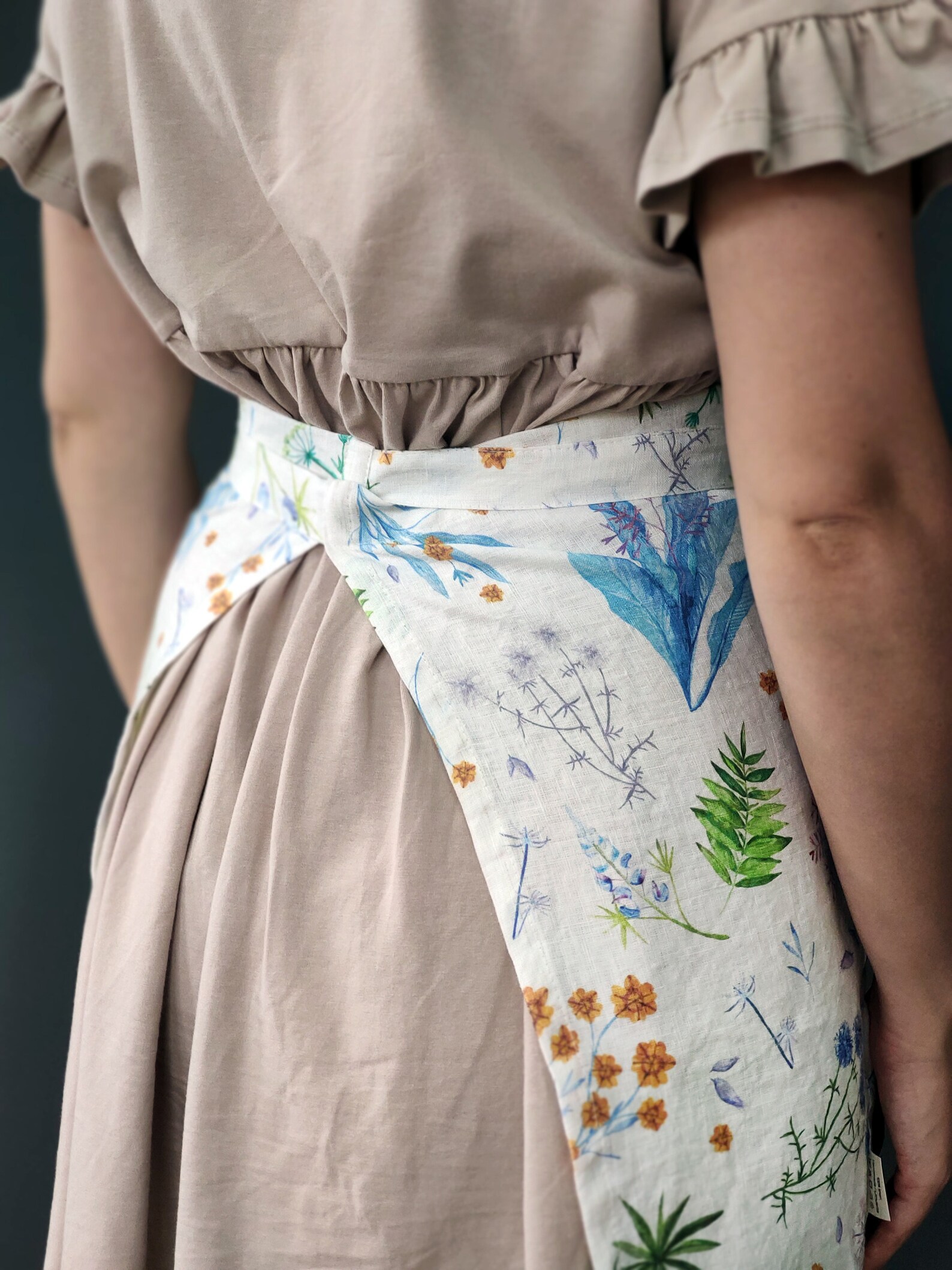 BOTANIC LINEN APRON. Unique Botanic Print Linen Apron for | Etsy